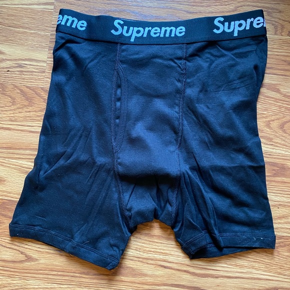 Supreme X Hanes | Underwear & Socks | New Supreme X Hanes Large Tee ...